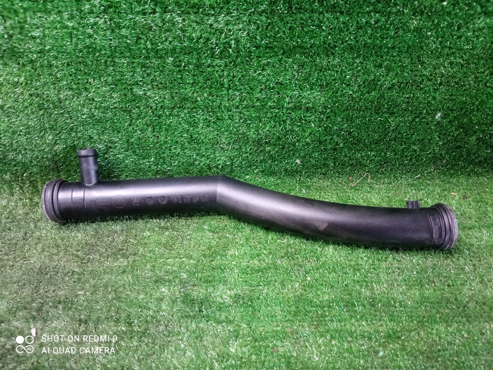 03C121065B трубка системы охлаждения Skoda Octavia купить бу по цене ...